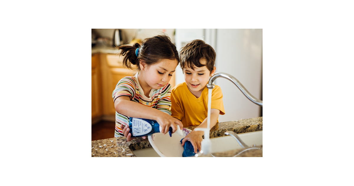 Cómo involucrar a los niños en las tareas del hogar | Nestlé FamilyNes