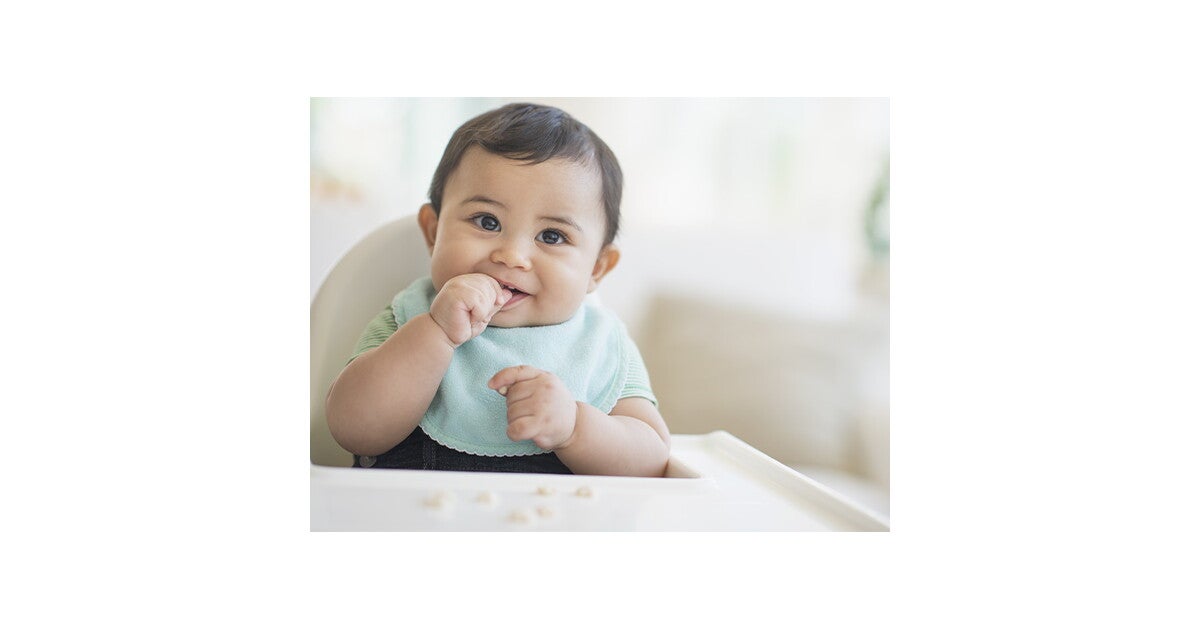 Bebé de 9 meses: alimentación y autonomía | Nestlé FamilyNes
